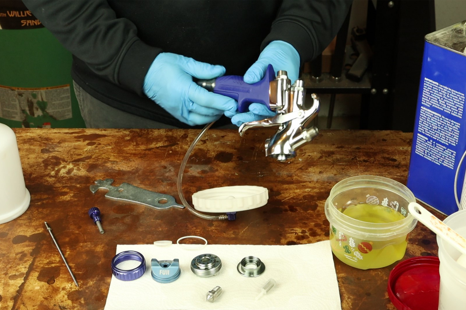 2 Minute / 2 Ounce Spray Gun Cleaning Method - Fuji Spray Systems