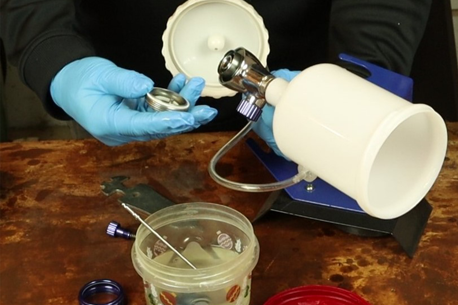 2 Minute / 2 Ounce Spray Gun Cleaning Method - Fuji Spray Systems